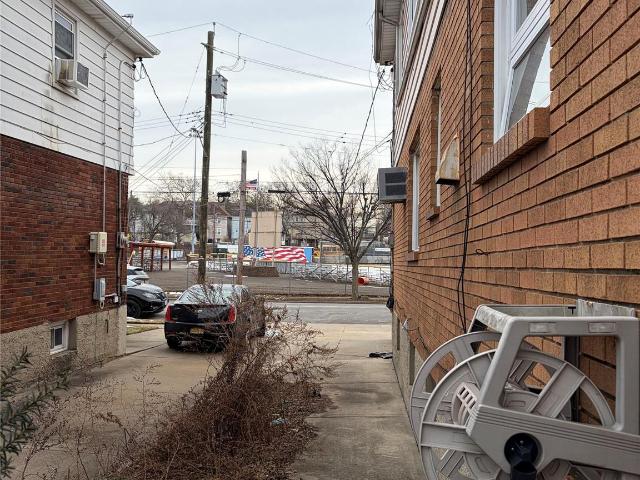83 Lyman Ave Lyman Avenue