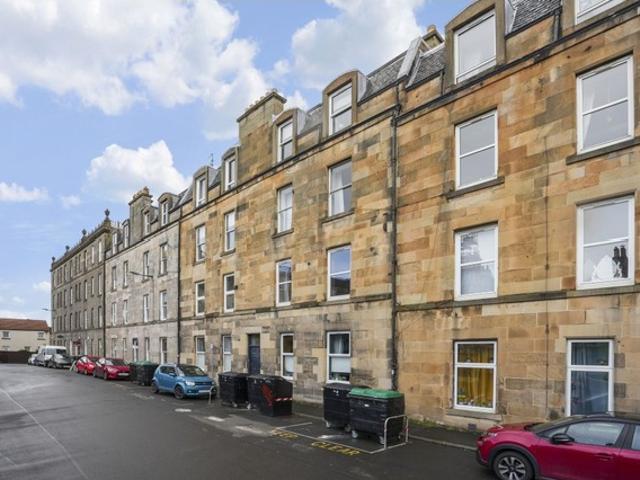 8/3 Mentone Avenue, Portobello, EH15 1HZ