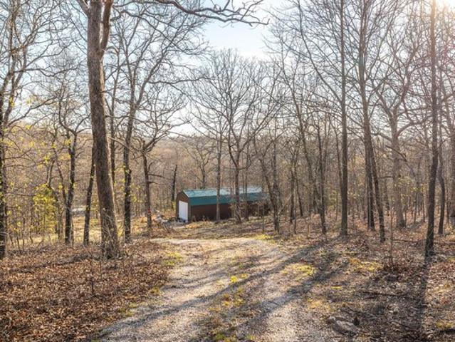 83 Minx Valley Dr, Roach, MO 65787