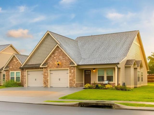 83 Morning Mist Dr, Rossville, GA 30741