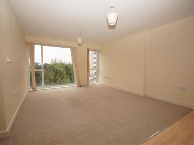 83 Overstone Court, Dumballs Road, Cardiff CF10 5NT