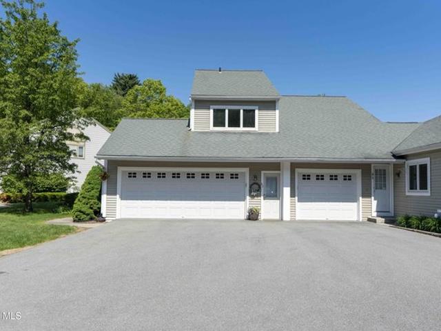 83 Pepper Ln, Saratoga Springs, NY 12866