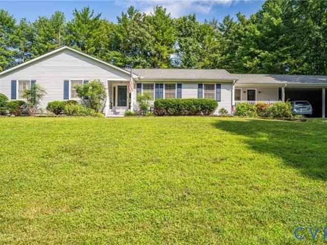 83 Restful Acres Ln, Farmville, VA 23901