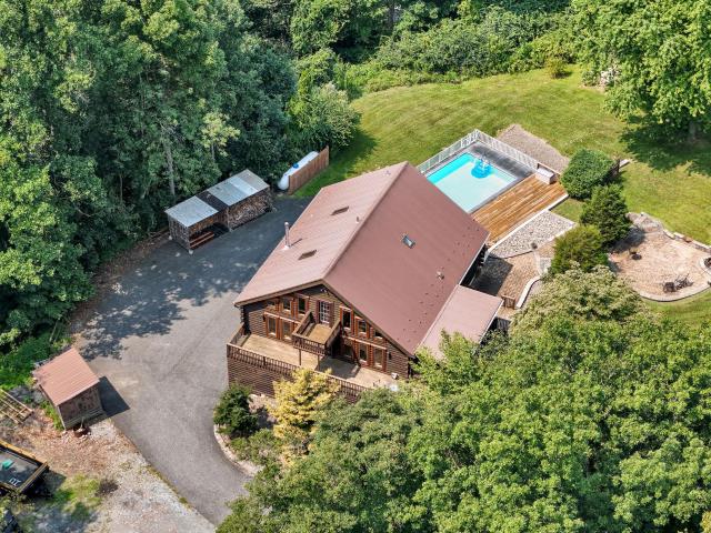 83 S Mountain Road