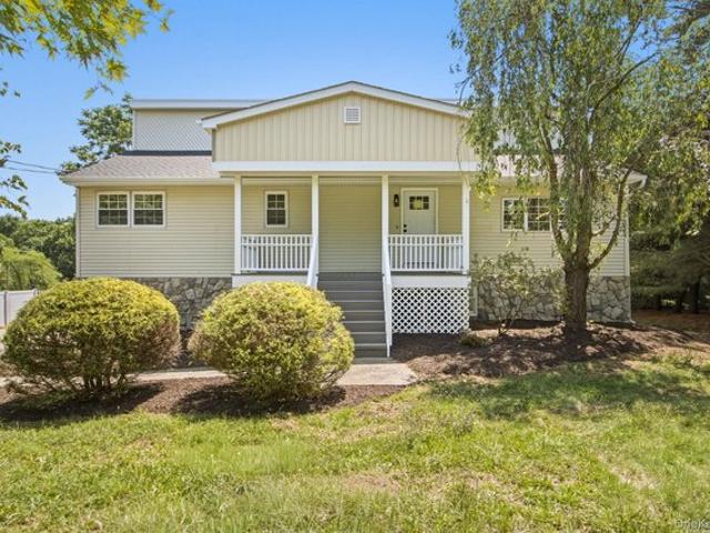 83 Smith Rd, Poughkeepsie, NY 12603