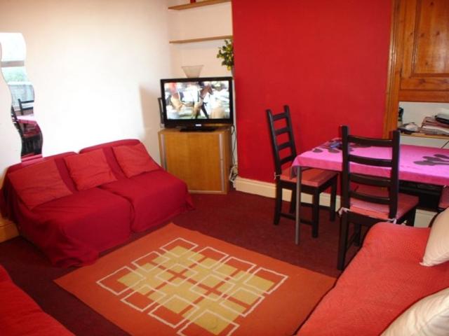 83 Storer Road 5 Doubles & 2 bathrooms Loughborough