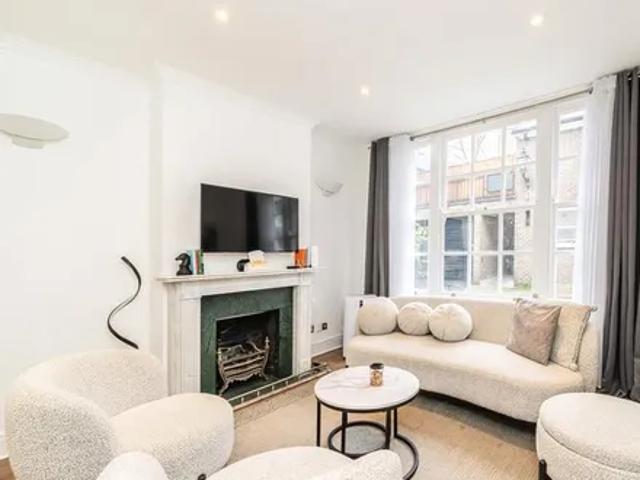 83 Stanhope Mews East, London, SW7 5QT, United Kingdom | 4 bed apartment for rent #139622414 | Rentberry