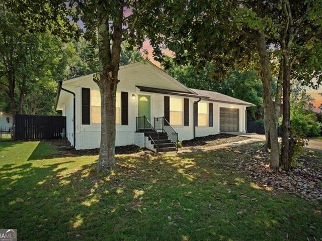 83 Sunset Ln, Newnan, GA 30263