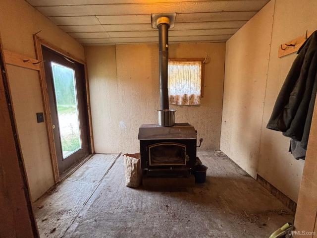 8004 N Hiawatha Trail