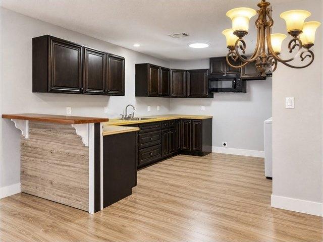 8004 Beechnut St, Houston, TX 77036