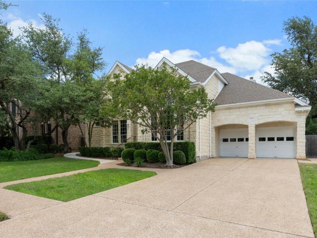 8004 Bottlebrush Dr