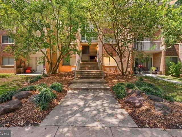 8004 Chanute Pl Apt 3, Falls Church, VA 22042