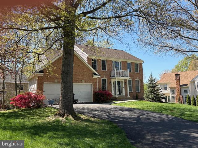 8004 Hollington Pl, Fairfax Station, VA 22039 | MLS #VAFX2292 | Compass