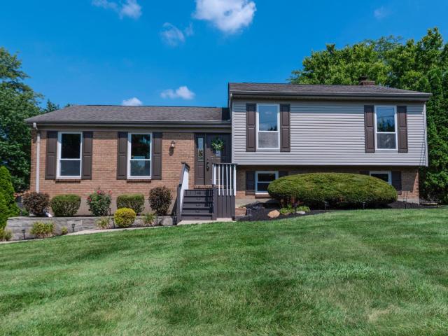 8004 Honeysuckle Lane