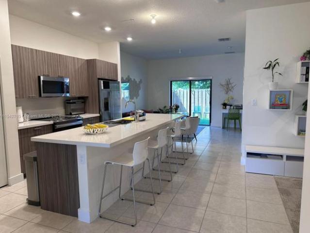 8005 NW 104th Ave #2, Doral, FL 33178
