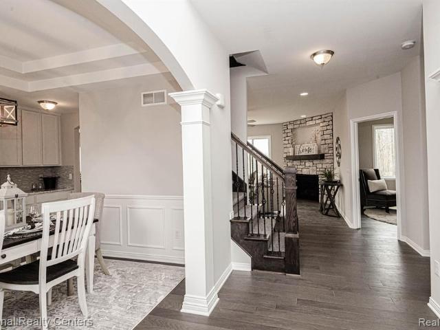 8005 Birkdale Court