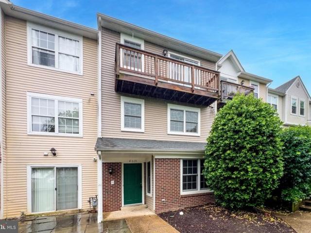 8005 Coachcrest Ct, Manassas, VA 20109