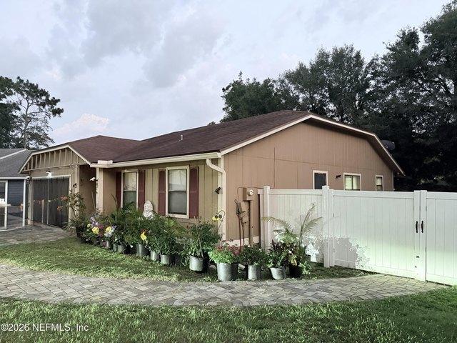 8005 Fleur De Lis Dr, Jacksonville, FL 32277