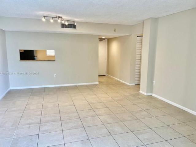 8005 SW 107th Ave #213, Miami, FL 33173