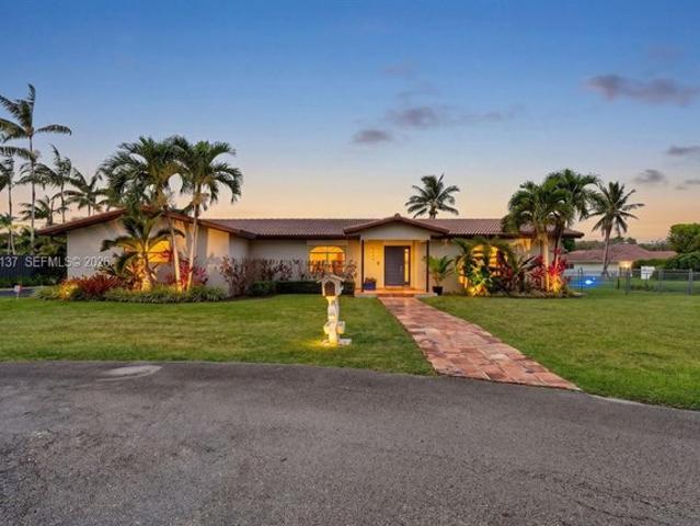 8005 SW 106th St, Miami, FL 33156