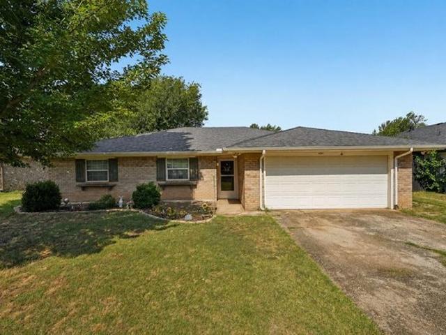 8005 Wilshire Hills Dr, Oklahoma City, OK 73132