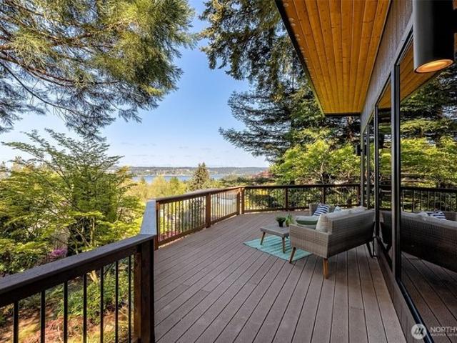 8005 21st Ave W, University Place, WA 98466
