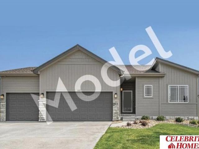 8006 N 113th St, Omaha, NE 68142