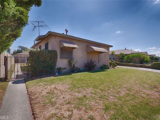 8006 Hooper Ave, Los Angeles, CA 90001 | MLS #DW26087 | Compass
