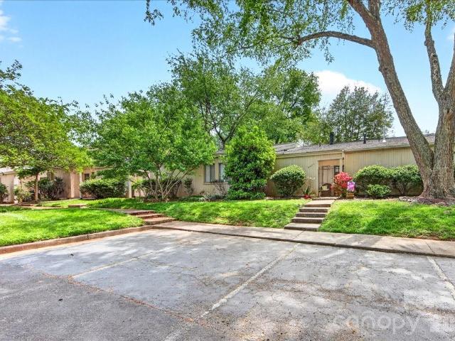 8007 Horse Chestnut Lane