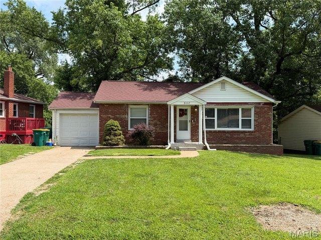 8007 Titus Rd, Saint Louis, MO 63114