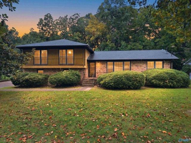 8008 Hickory Hill Ln SE, Huntsville, AL 35802