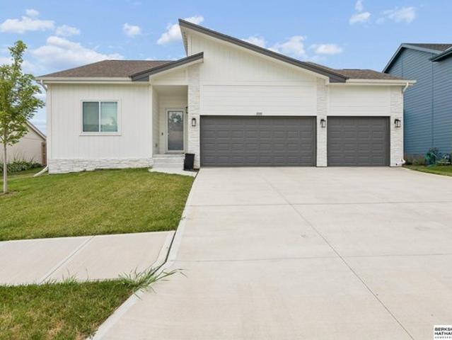 8008 S 200th St, Gretna, NE 68028