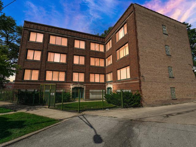 8008 S Ridgeland Avenue # 2A