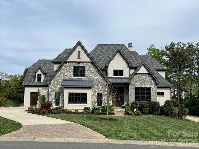 8008 Skye Lochs Dr, Waxhaw, NC 28173