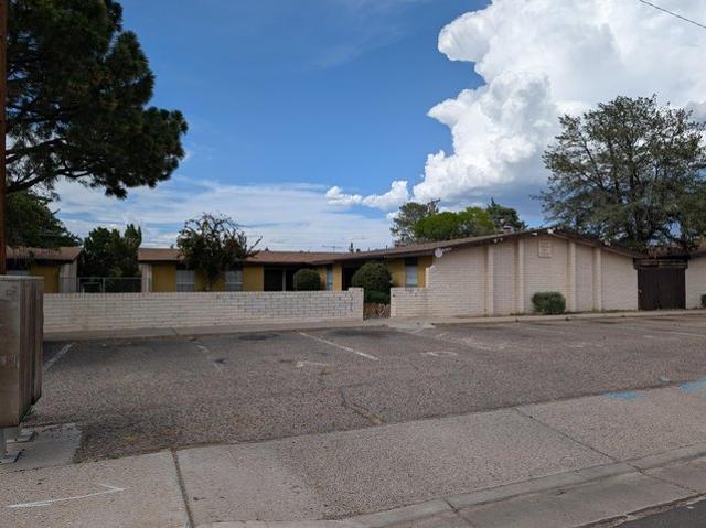 8009 Marquette Ave NE, Albuquerque, NM 87108