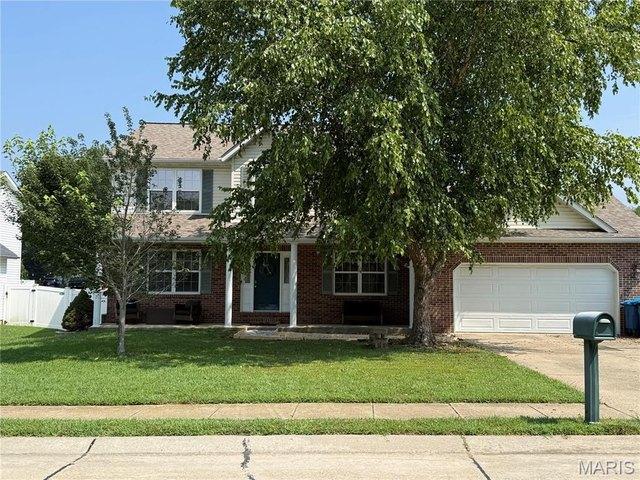 8009 Austin Dr, Troy, IL 62294