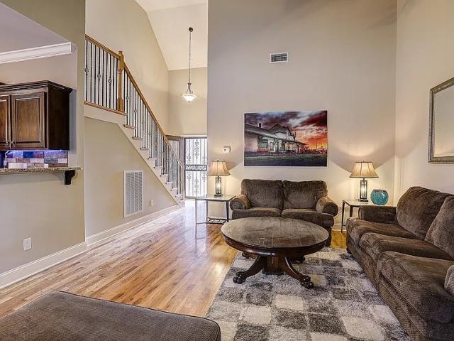 8009 Dave Way