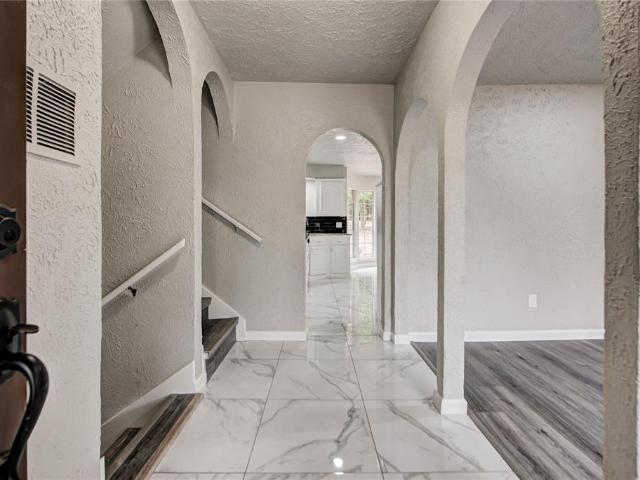 8009 Golden Oaks Road