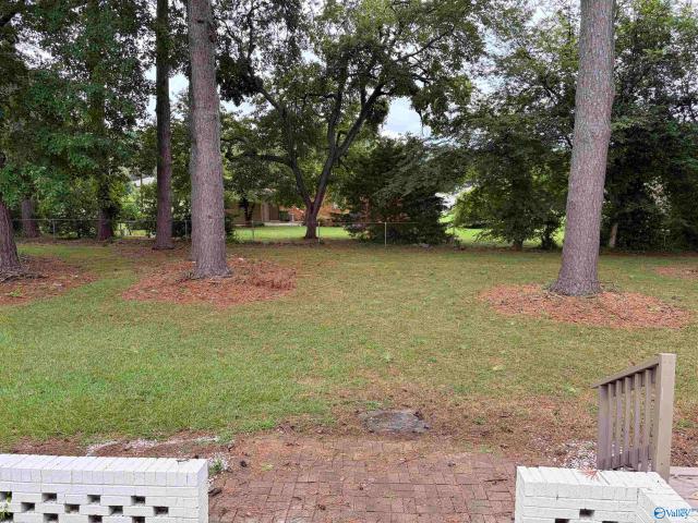 8009 Whitesburg Drive