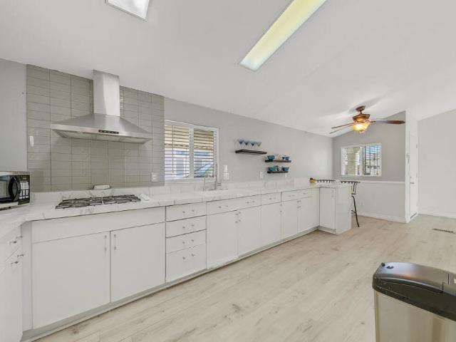 80000 Avenue 48 294