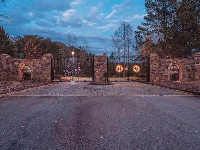 8000 Cascading Shls, Winston, GA 30187