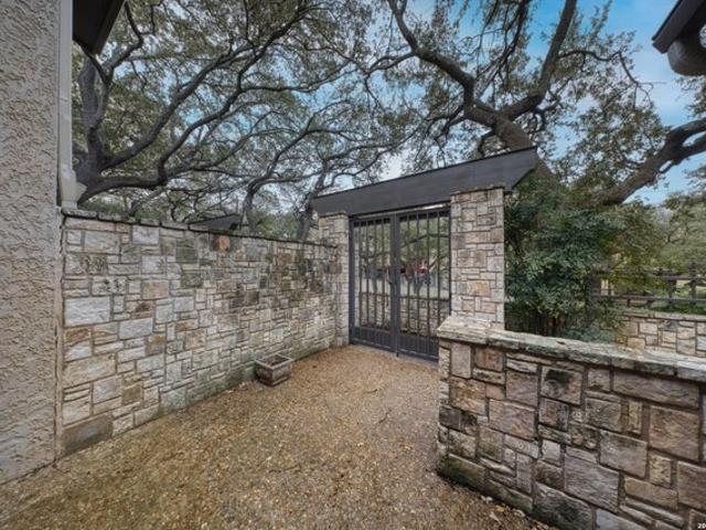 8000 Donore Pl Apt 10, San Antonio, TX 78229