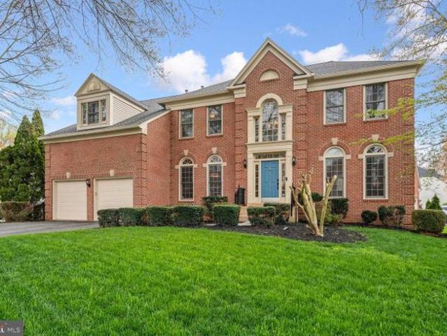 8000 Hollington Pl, Fairfax Station, VA 22039