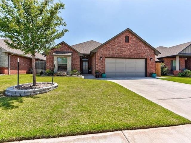 8000 Lillas Way, Yukon, OK 73099