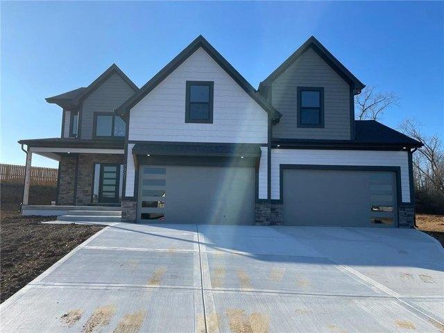 8000 SE Crumley Ct, Blue Springs, MO 64014