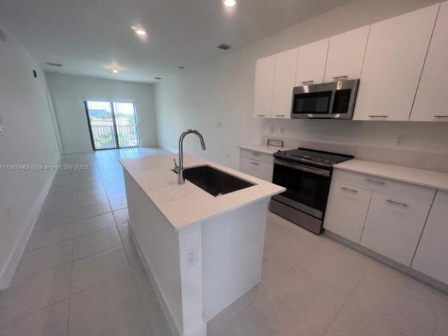 8001 NW 41 St NW #310, Doral, FL 33166
