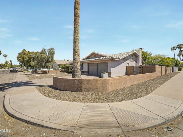8001 N 17TH Drive