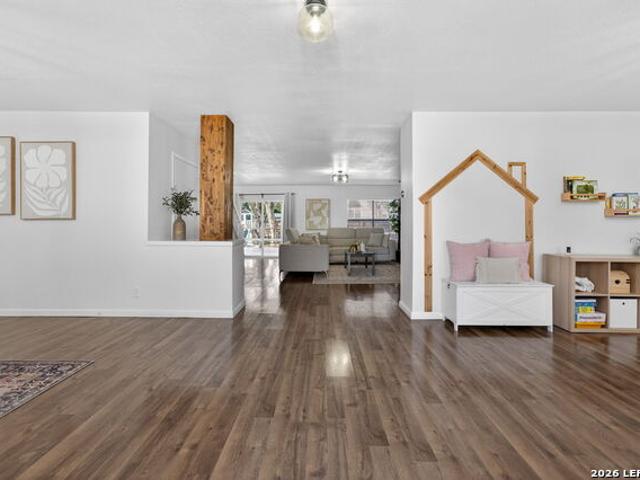 8001 Dove Trail