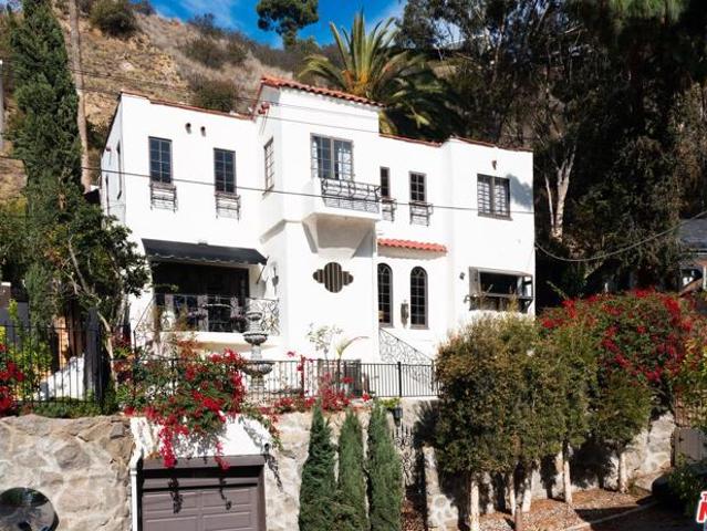 8001 Highland Trail, Los Angeles, CA 90046
