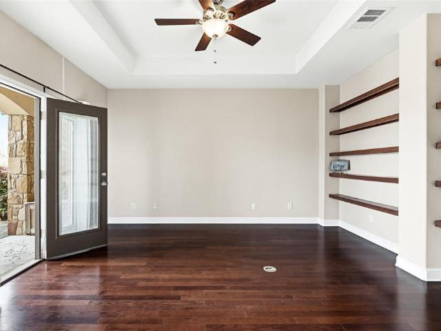 8001 Ridgeway Court